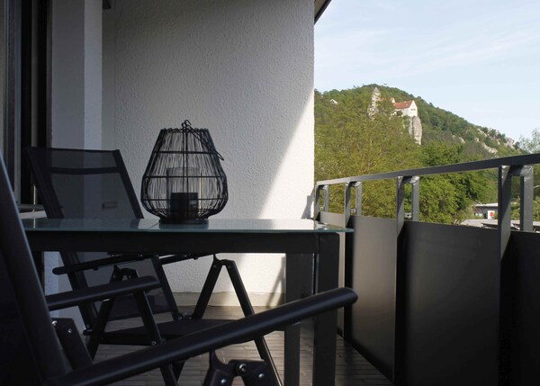 Moderne Ferienwohnung Mit Balkon Für Bis Zu 4 Personen - Abensberg