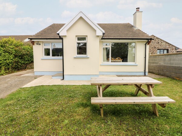 Chalfonts Cottage, Pet Friendly, Character Holiday Cottage In Penparc - Solva