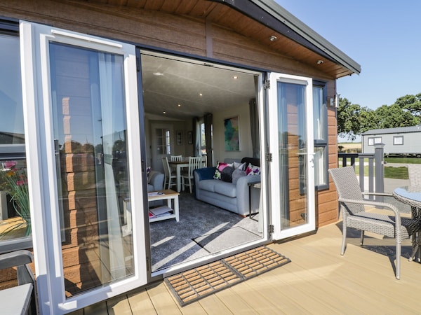 Away Daze, Pet Friendly, With A Garden In Bridlington - Bridlington