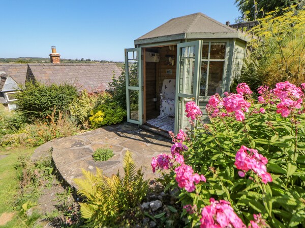 Hill Cottage, Family Friendly, Character Holiday Cottage In Winster - Haddon Hall