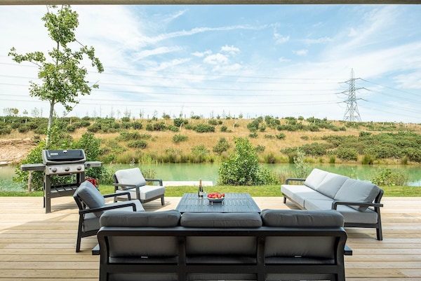 Lakeside Property With Spa Access - Lulworth Cove