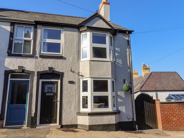 Rhif Saith, Pet Friendly, Luxury Holiday Cottage In Ruthin - Ruthin
