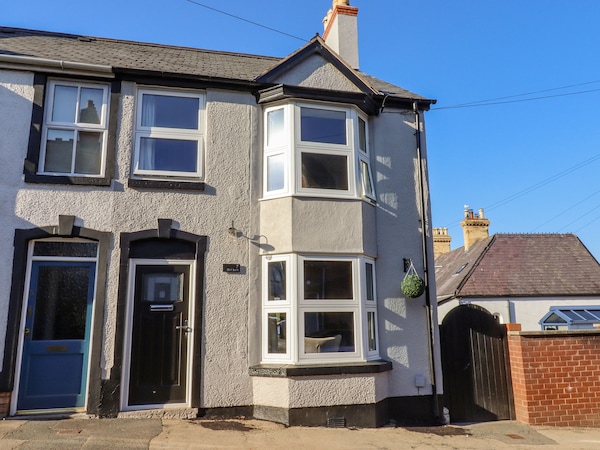 Rhif Saith, Pet Friendly, Luxury Holiday Cottage In Ruthin - Ruthin