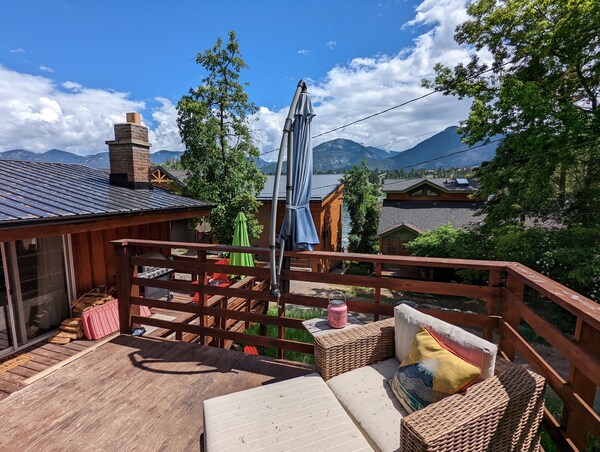 Cozy Cabin Lake View Private Beach - Invermere