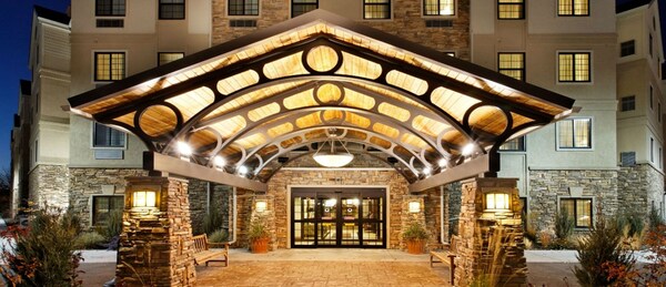 Top Location | Free Breakfast + Fitness Center - Maryland