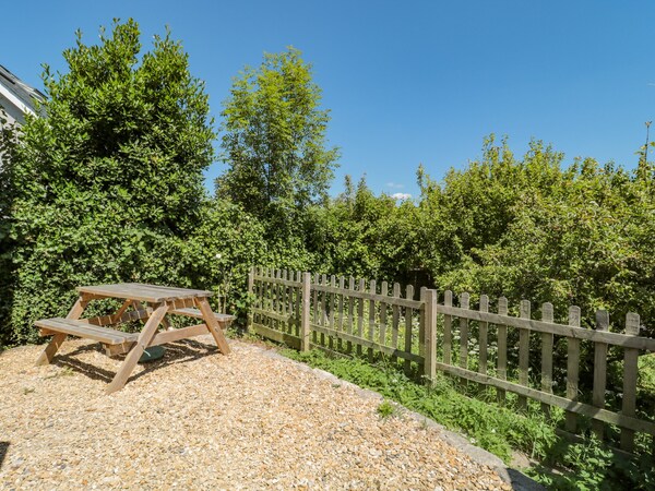 The Coach House, Pet Friendly, With A Garden In Lyme Regis - Lyme Regis