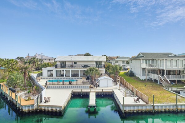 Destin Beach House - Private Pool - Pet Friendly, Boat Slip, Beach, Sleeps 12 - Destin, FL