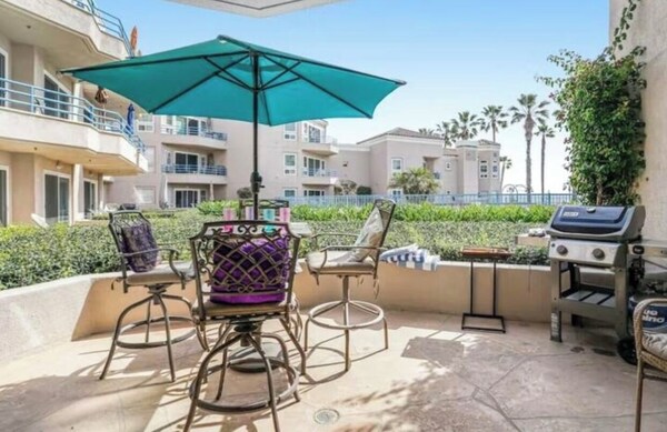 Comfortable, Modern Condo Located Steps From The Beach! - Oceanside, CA