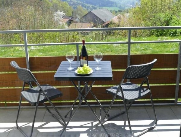 Liebevoll Eingerichtetes Appartement (43 Qm) Für Bis Zu Drei Personen Mit Balkon - Freyung