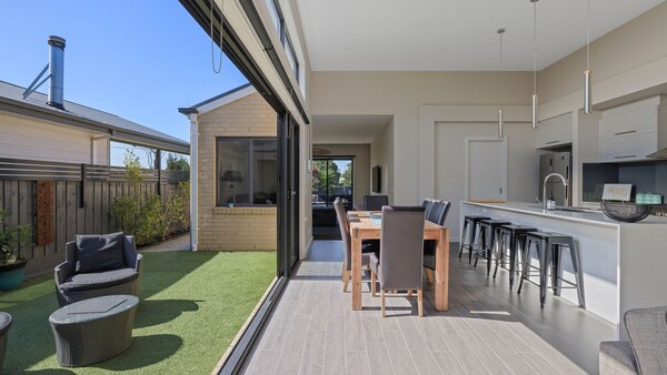 K-sea Castle - A Beautiful Property In A Quiet Area, Perfect For Your Next Stay! - Melbourne