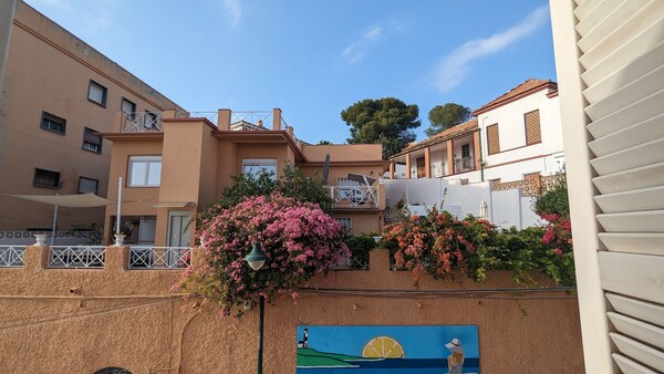 Central Location! Lovely Room With Free Wi-fi - Malaga