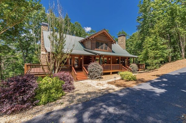 Cozy Mountain Hideaway + Hot Tub + Mins To Downtown Dahlonega - Dahlonega, GA