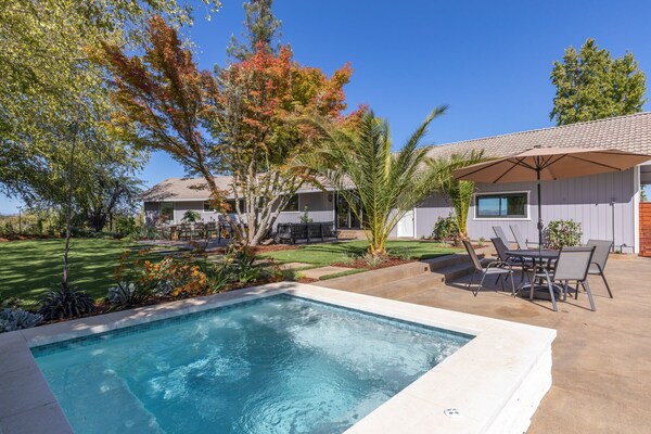 Luxurious Retreat In The Vineyards  Green Valley Oasis - Sebastopol, CA