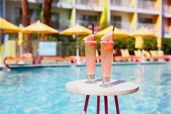 Enjoy The Beauty Of Palm Springs With Our 3 Spacious Units! Near Palm Canyon - Palm Springs, CA