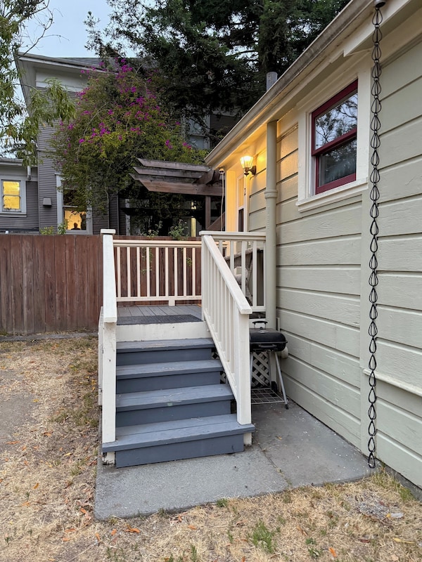 Mission Victorian Apartment - Santa Cruz, CA