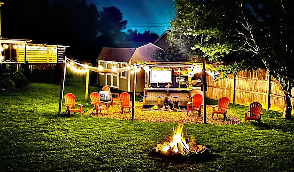 Relaxing Country Home, Huge Fenced Yard, Backyard Gazebo Bar W/ Tv & Griddle . - Murfreesboro, TN