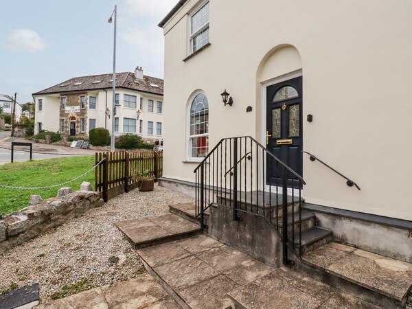 2 Old Talbot Cottages, Pet Friendly, With A Garden In Lostwithiel - Lostwithiel