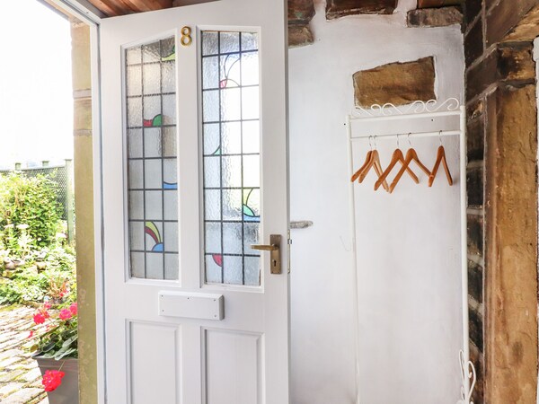 8 Lune Street, Pet Friendly, Character Holiday Cottage In Haworth - Inghilterra