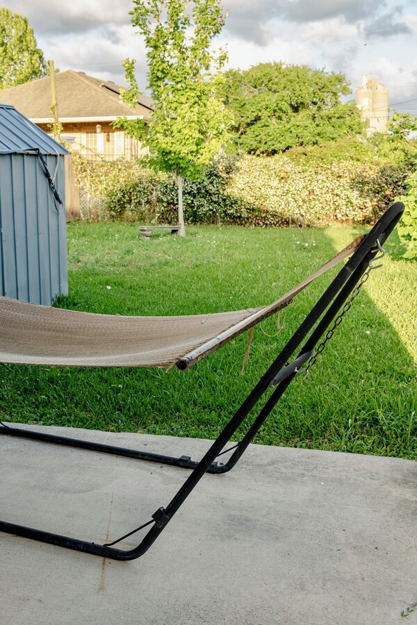 Charming Blue Retreat With Home Gym, Ev Hookups, King Bed, And More - New Orleans, LA
