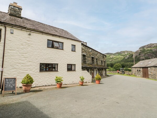 Newfield Apartment 2, Pet Friendly In Broughton-in-furness - Coniston