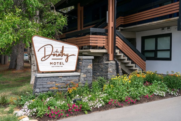 Superior King Room In Banff! Free Parking - Banff