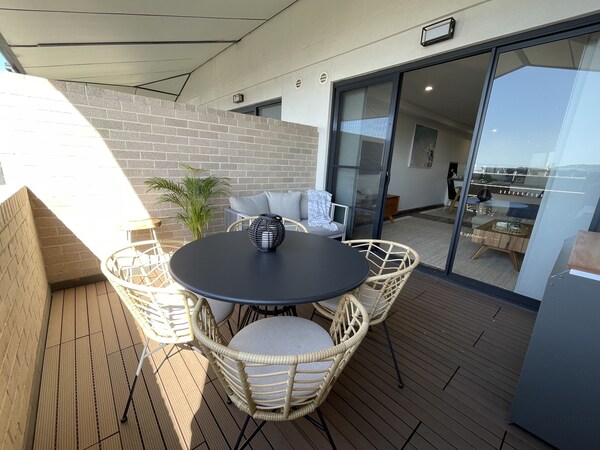Winter Deal 3 Nights Pay For 2 - Luxe Stay With Beach, Cafes, Gyms, Bars And Pub - 傑林岡