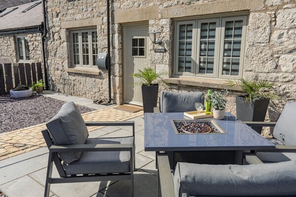 Lleiniog Cottage, Pet Friendly, With Open Fire In Beaumaris - Beaumaris