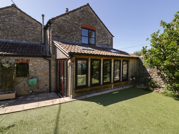 Wesley House, Pet Friendly, With Open Fire In Pilton - Shepton Mallet