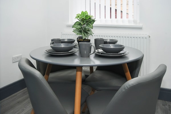 Townhouse @ Eastwood Pl - Double Room With Tv - Staffordshire