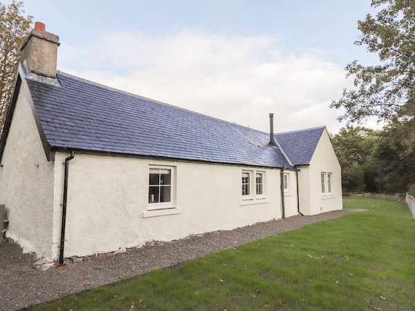 Bonnach, Family Friendly, With Open Fire In Muir Of Ord - Beauly