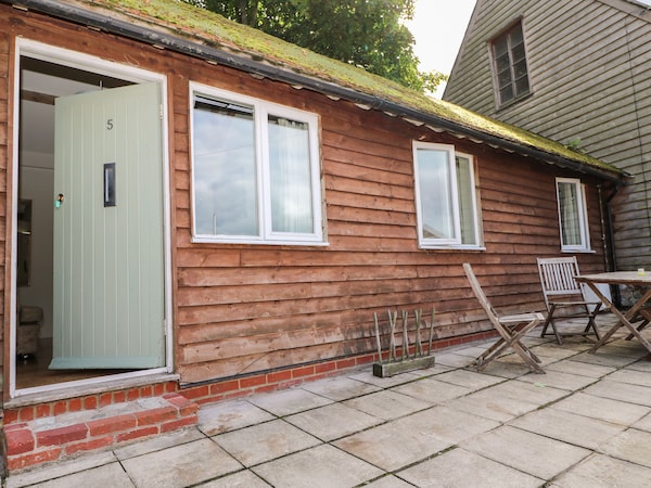 Byre Cottage 5, Family Friendly, With Pool In Storrington - Bramber Castle