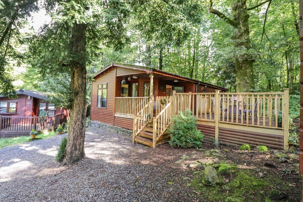 Woodland Retreat, Pet Friendly, With Hot Tub In Windermere - Hawkshead