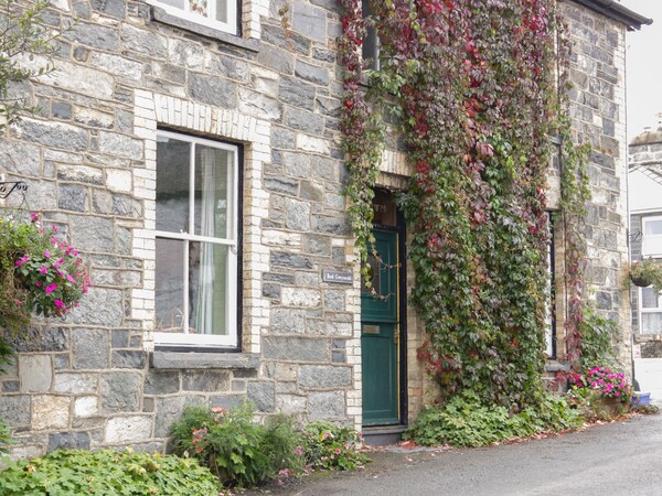 Bod Gwynedd, Pet Friendly, With Open Fire In Penmachno - Betws-y-Coed