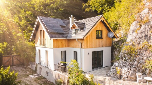 Gemütliches Ferienhaus Mit Schwimmteich Und Großer Terrasse - Abensberg