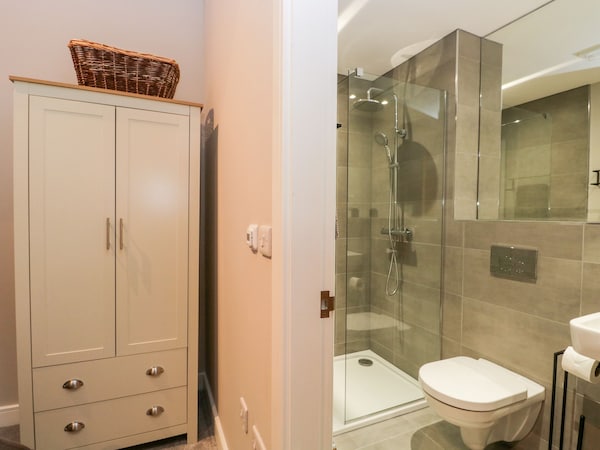 Grizedale, Pet Friendly, Character Holiday Cottage In Kendal - Kendal