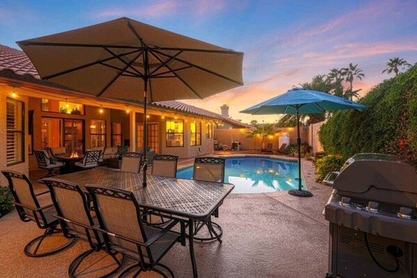 Peaceful Designer Retreat - Peoria, AZ