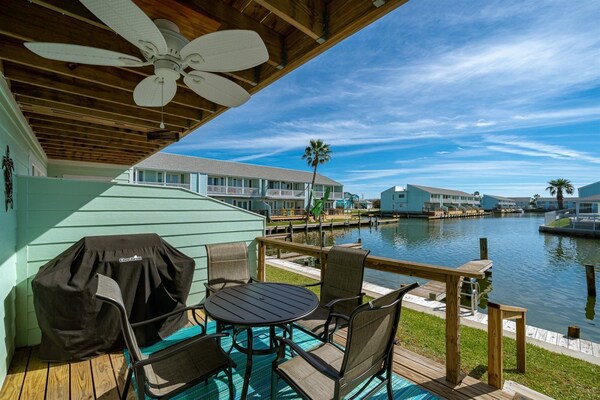 5 O'clock Somewhere | Pet Friendly, Boat Slip - Rockport