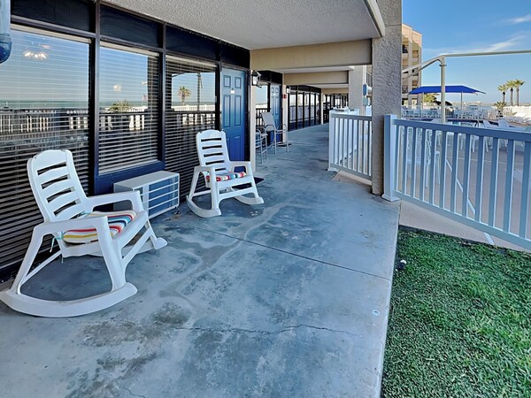 Heron Room | Walk To Pool, Hot Tub, & Pier! - Rockport, TX
