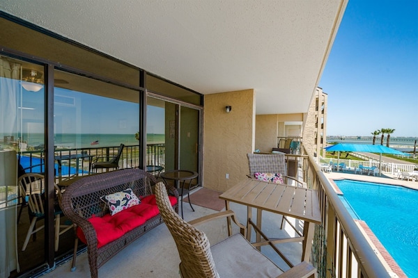 Rod And Reel | Pet Friendly, Views, Pool, Hot Tub - Bayside, TX