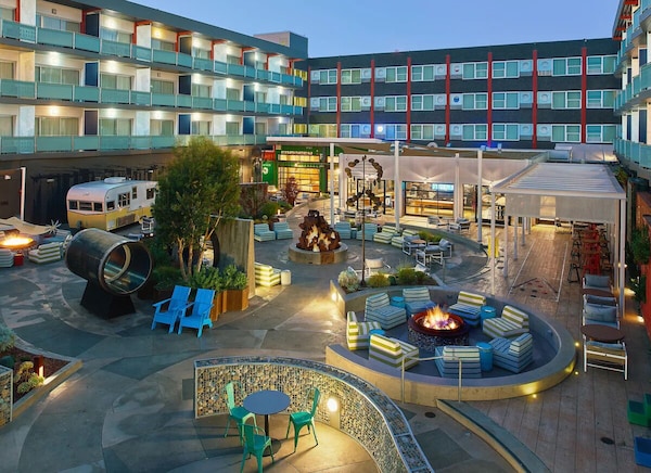 Great Relaxing Overnight Stay! Pet Friendly Unit Awaits! Near Golden Gate Bridge - The Fillmore - San Francisco