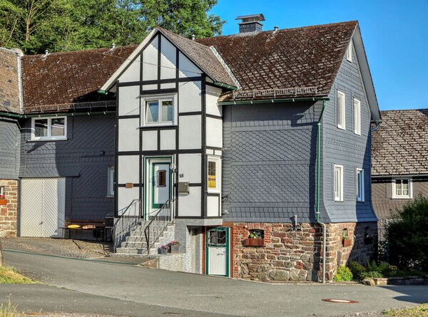 Ferienwohnung (75qm) üBer 2 Etagen Mit Badewanne Und Wlan - Bad Laasphe