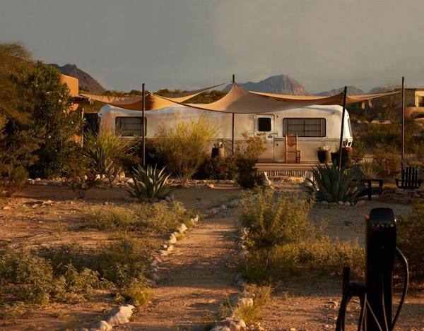 Ghost Town Casitas  Casa Piedra & Desert Pearl Together - Terlingua, TX