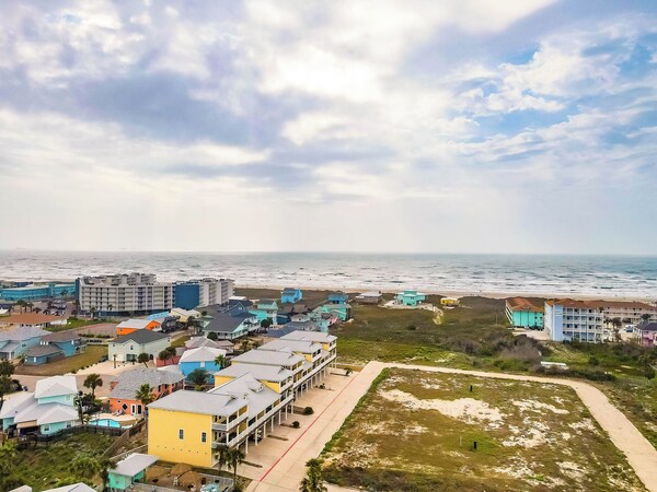 Charming Condo, Pet Friendly, Hot Tub! - Port Aransas, TX