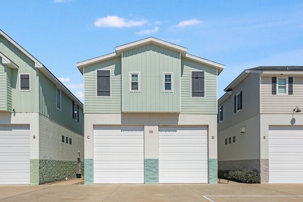Beach Please | Pet Friendly, Coastal Views - Aransas Pass, TX