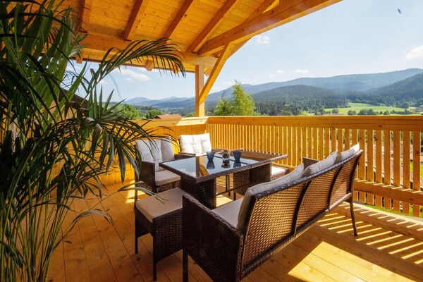 90qm-dachgeschoss Wohnung Mit Großer Terrasse Und Wlan - Lohberg