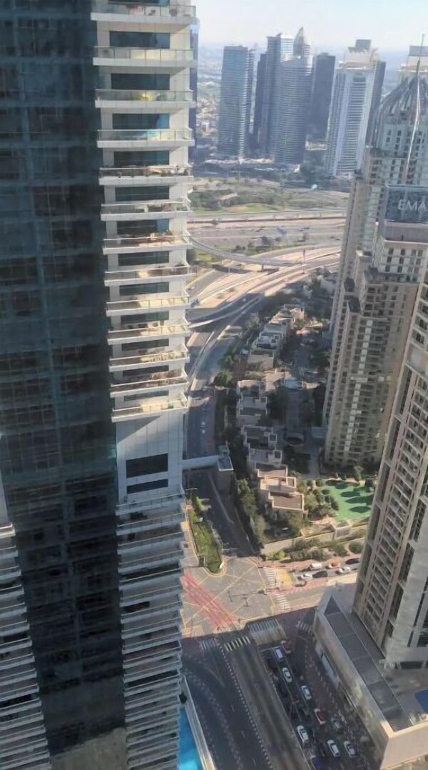 Cozy Master Bedroom In The Heart Of Dubai Marina - Dubai Marina