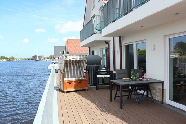 Ferienhaus Seeperle Traumblick: Ihr Rückzugsort Am Fluss In Harlesiel - Carolinensiel