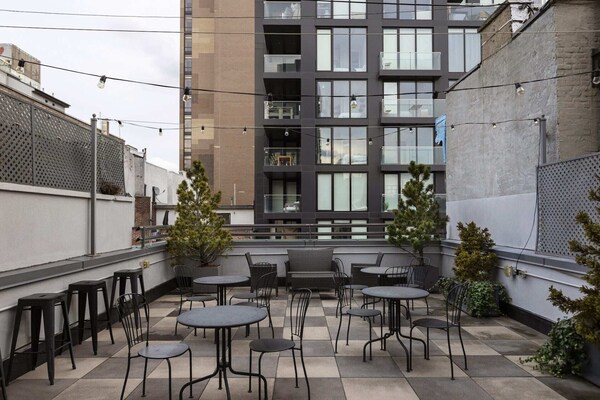 Kasa Lantern Les | Stay Awhile, Experience Nyc - Brooklyn, NY
