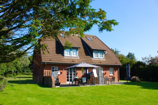 Ferienhaus Für 4 Gäste Mit 85m² In Utersum (171882) - Norddorf