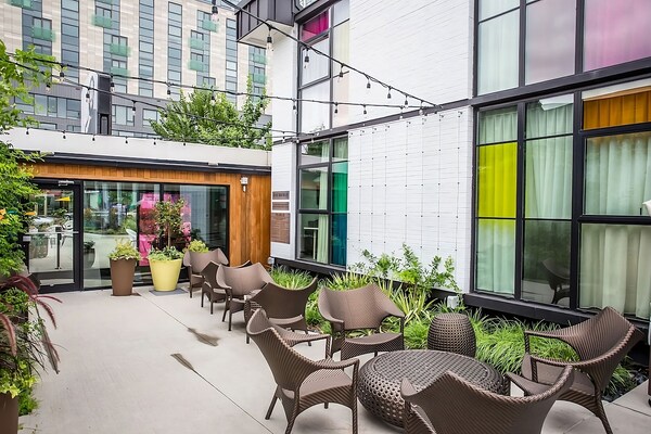 Comfort And Convenience! Pets Allowed, Pool, Short Drive To Old State House - Back Bay - Boston
